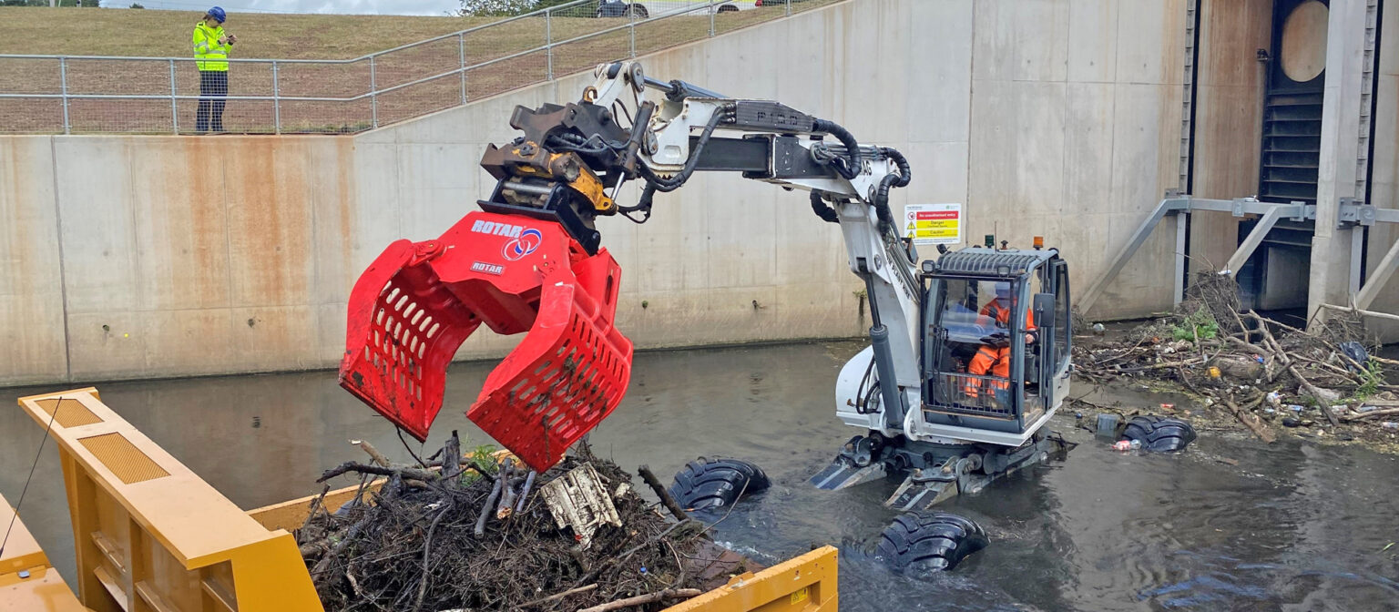 The ‘Go Anywhere’ Spider Machine - Association of Drainage Authorities